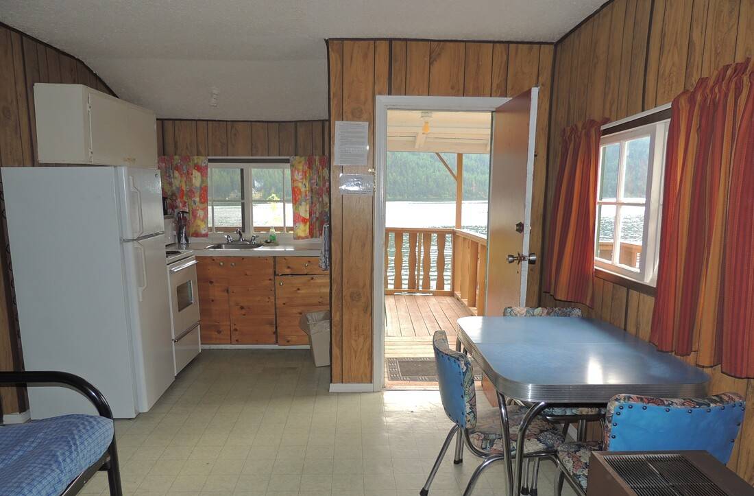 CABINS & RV’S – Marigold Resort